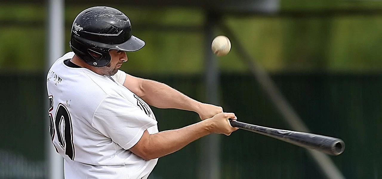 How to overcome fear while playing baseball? - sportzonly